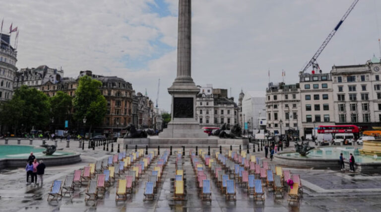 Respite Care Charity Lines Up 129 Deck Chairs Across Trafalgar Square ...